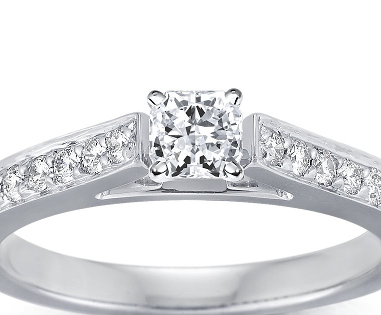 The Queen Diamond - 0,20 ct Zentraldiamant + 0,40 ct Seitensteine ...
