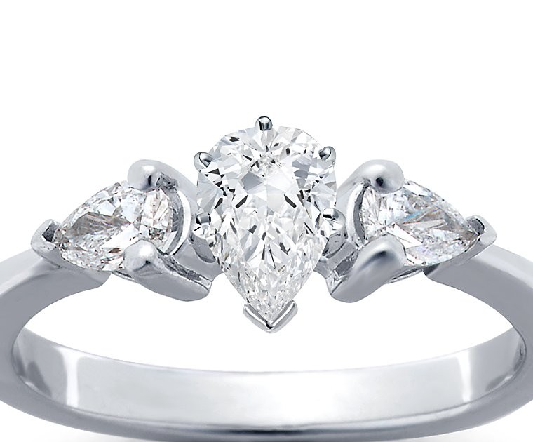 The Queen Diamond - 0,40 ct Zentraldiamant + 0,30 ct Seitensteine ...